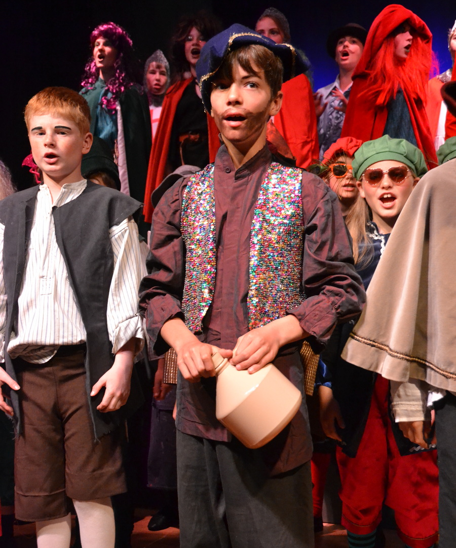 Year 6 Play 'Shakespeare Rocks' - Pinewood School